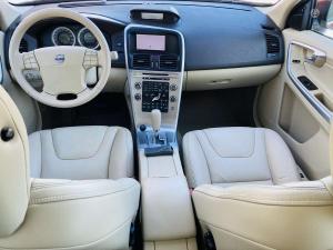 Sarkans Volvo XC60 2009 Kauņa, ar dzinēja tilpumu 2.40 L un nobraukumu 290 tūkst. km par 7690 €, foto 12 vietnē AUTOMOTO.COM.LV