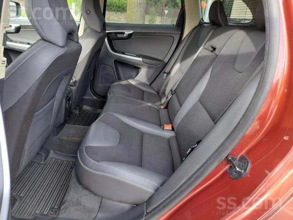 Sarkans Volvo XC60 2009 Valmiera, ar dzinēja tilpumu 2.40 L un nobraukumu 0 tūkst. km par 6250 €, foto 10 vietnē AUTOMOTO.COM.LV