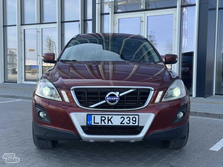 Red Volvo XC60 2010 in Vilnius, with an engine capacity of 2.40 L and mileage of 277 thousand km for 6800 €, photo 3 on AUTOMOTO.COM.LV
