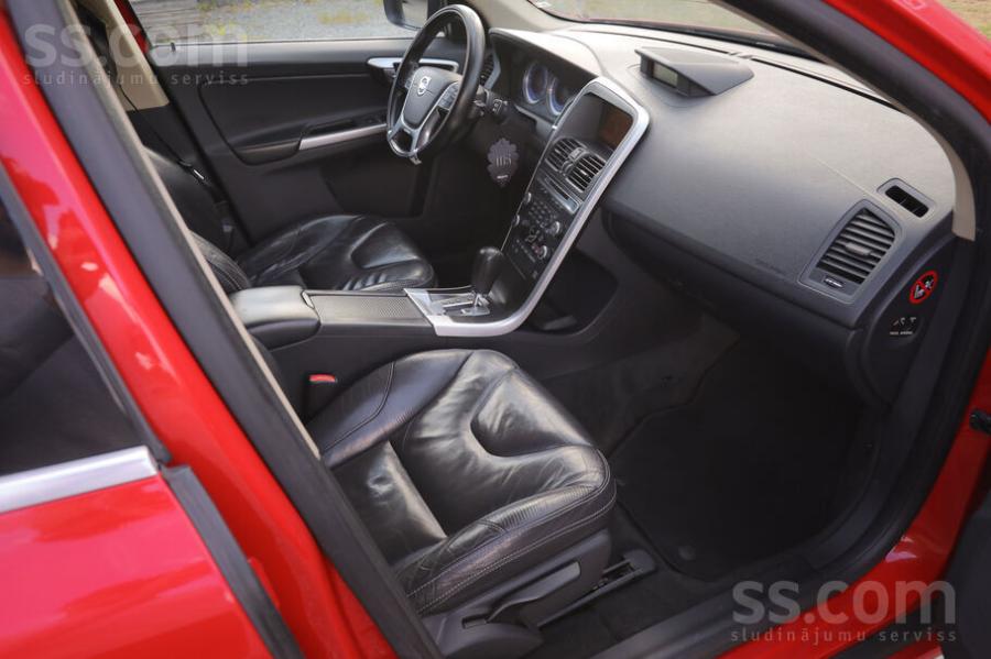 Sarkans Volvo XC60 2010 Rīga, ar dzinēja tilpumu 2.40 L un nobraukumu 0 tūkst. km par 8490 €, foto 9 vietnē AUTOMOTO.COM.LV
