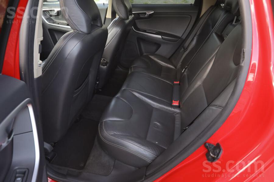 Sarkans Volvo XC60 2010 Rīga, ar dzinēja tilpumu 2.40 L un nobraukumu 0 tūkst. km par 8490 €, foto 10 vietnē AUTOMOTO.COM.LV