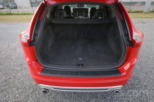 Sarkans Volvo XC60 2010 Rīga, ar dzinēja tilpumu 2.40 L un nobraukumu 0 tūkst. km par 8490 €, foto 12 vietnē AUTOMOTO.COM.LV