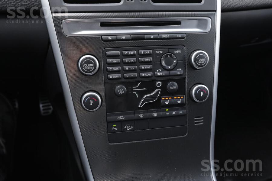 Sarkans Volvo XC60 2010 Rīga, ar dzinēja tilpumu 2.40 L un nobraukumu 0 tūkst. km par 8490 €, foto 14 vietnē AUTOMOTO.COM.LV