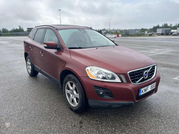 Red Volvo XC60 2010 in Vilnius, with an engine capacity of 3.19 L and mileage of 122 thousand km for 9900 €, photo 6 on AUTOMOTO.COM.LV