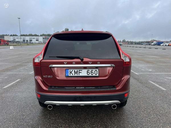 Red Volvo XC60 2010 in Vilnius, with an engine capacity of 3.19 L and mileage of 122 thousand km for 9900 €, photo 7 on AUTOMOTO.COM.LV