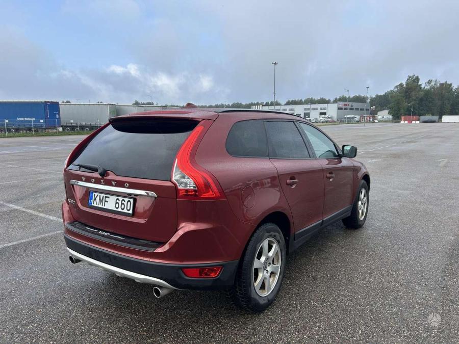 Red Volvo XC60 2010 in Vilnius, with an engine capacity of 3.19 L and mileage of 122 thousand km for 9900 €, photo 10 on AUTOMOTO.COM.LV