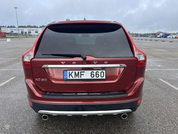 Red Volvo XC60 2010 in Vilnius, with an engine capacity of 3.19 L and mileage of 122 thousand km for 9900 €, photo 10 on AUTOMOTO.COM.LV