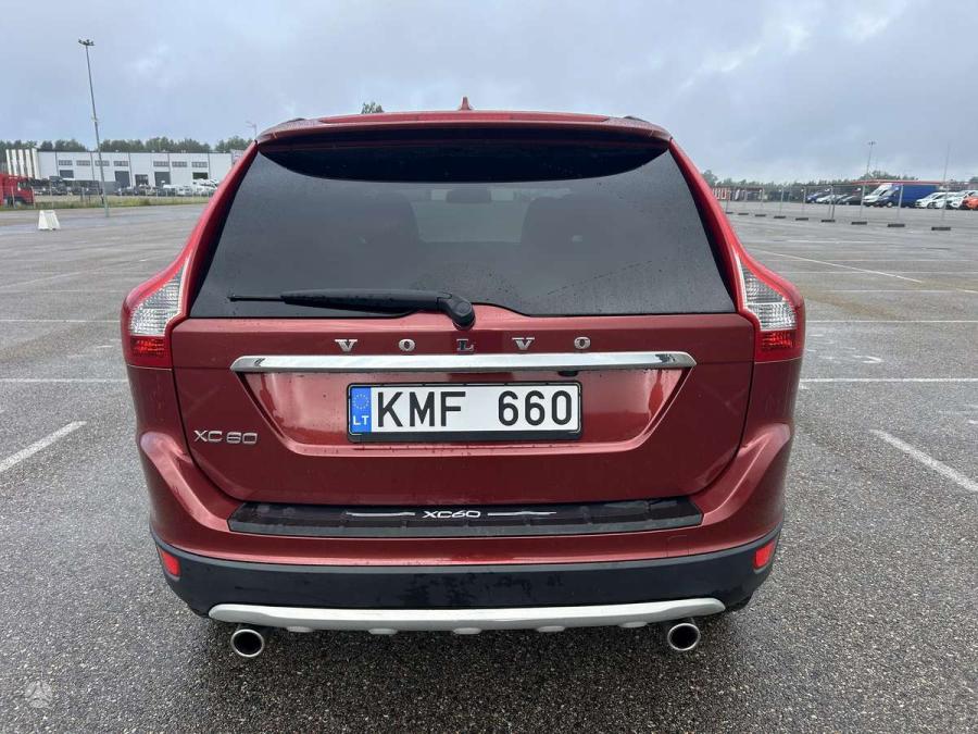 Red Volvo XC60 2010 in Vilnius, with an engine capacity of 3.19 L and mileage of 122 thousand km for 9900 €, photo 11 on AUTOMOTO.COM.LV