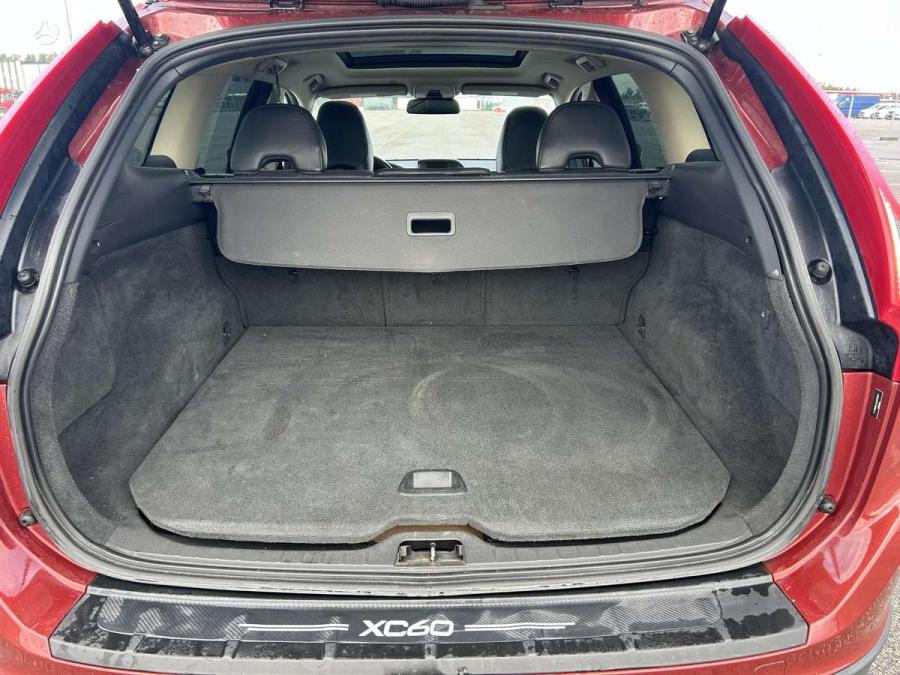 Red Volvo XC60 2010 in Vilnius, with an engine capacity of 3.19 L and mileage of 122 thousand km for 9900 €, photo 47 on AUTOMOTO.COM.LV