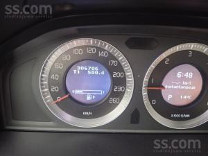 Red Volvo XC60 2010 in Riga, with an engine capacity of 2.40 L and mileage of 306 thousand km for 8495 €, photo 19 on AUTOMOTO.COM.LV