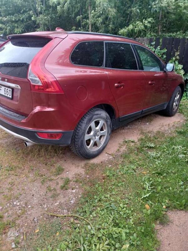 Sarkans Volvo XC60 2010 Ukmergė, ar dzinēja tilpumu 3.20 L un nobraukumu 122 tūkst. km par 7450 €, foto 1 vietnē AUTOMOTO.COM.LV