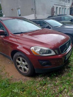 Sarkans Volvo XC60 2010 Ukmergė, ar dzinēja tilpumu 3.20 L un nobraukumu 122 tūkst. km par 7450 €, foto 4 vietnē AUTOMOTO.COM.LV