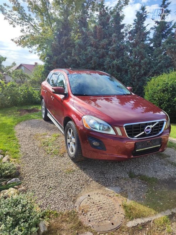 Sarkans Volvo XC60 2010 Panevēža, ar dzinēja tilpumu 3.20 L un nobraukumu 300 tūkst. km par 5000 €, foto 1 vietnē AUTOMOTO.COM.LV