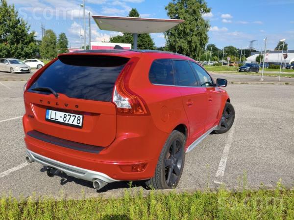 Red Volvo XC60 2011 in Riga, with an engine capacity of 2.40 L and mileage of 272 thousand km for 8500 €, photo 4 on AUTOMOTO.COM.LV