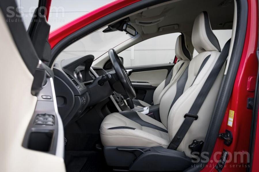Sarkans Volvo XC60 2011 Rīga, ar dzinēja tilpumu 2.40 L un nobraukumu 323 tūkst. km par 7500 €, foto 9 vietnē AUTOMOTO.COM.LV