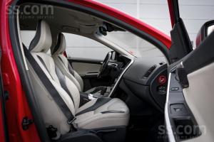Sarkans Volvo XC60 2011 Rīga, ar dzinēja tilpumu 2.40 L un nobraukumu 323 tūkst. km par 7500 €, foto 10 vietnē AUTOMOTO.COM.LV