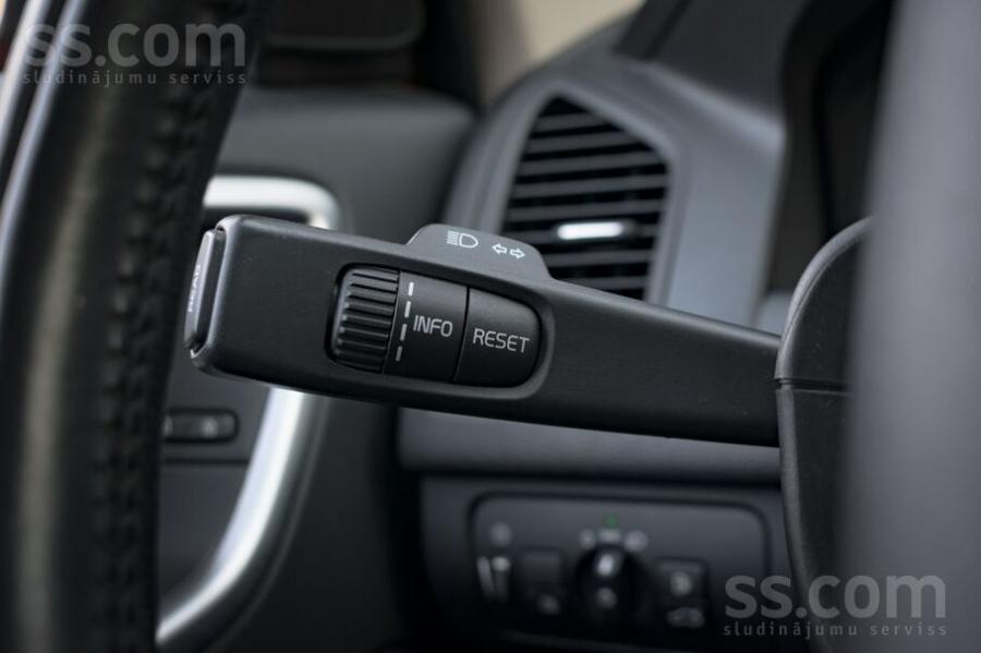 Sarkans Volvo XC60 2011 Rīga, ar dzinēja tilpumu 2.40 L un nobraukumu 323 tūkst. km par 7500 €, foto 17 vietnē AUTOMOTO.COM.LV
