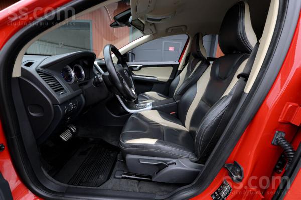 Red Volvo XC60 2011 in Jelgava, with an engine capacity of 2.40 L and mileage of 0 thousand km for 10250 €, photo 7 on AUTOMOTO.COM.LV