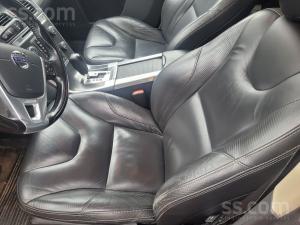 Sarkans Volvo XC60 2011 Rīga, ar dzinēja tilpumu 2.40 L un nobraukumu 272 tūkst. km par 9700 €, foto 5 vietnē AUTOMOTO.COM.LV