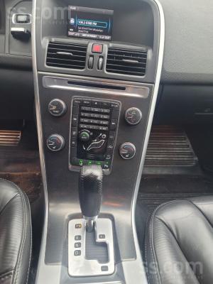 Sarkans Volvo XC60 2011 Rīga, ar dzinēja tilpumu 2.40 L un nobraukumu 272 tūkst. km par 9700 €, foto 6 vietnē AUTOMOTO.COM.LV