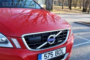 Sarkans Volvo XC60 2011 Tallina, ar dzinēja tilpumu 2.40 L un nobraukumu 377 tūkst. km par 8500 €, foto 4 vietnē AUTOMOTO.COM.LV