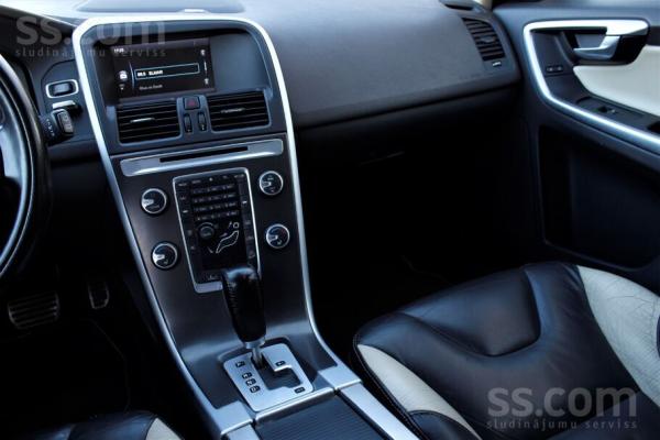 Red Volvo XC60 2011 in Tallinn, with an engine capacity of 2.40 L and mileage of 377 thousand km for 8500 €, photo 7 on AUTOMOTO.COM.LV