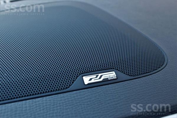 Red Volvo XC60 2011 in Tallinn, with an engine capacity of 2.40 L and mileage of 377 thousand km for 8500 €, photo 10 on AUTOMOTO.COM.LV