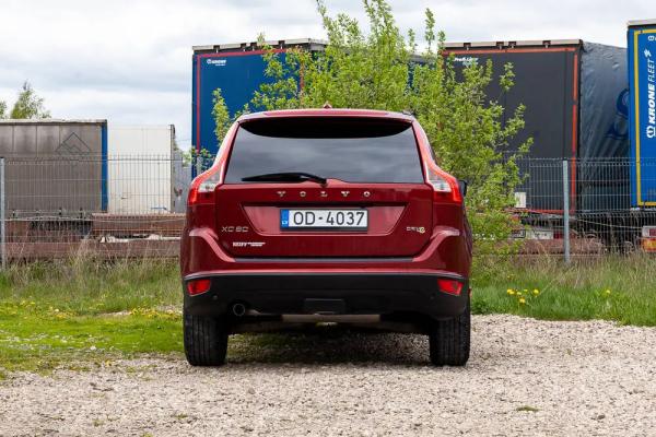 Sarkans Volvo XC60 2011 Rīga, ar dzinēja tilpumu 2.00 L un nobraukumu 212 tūkst. km par 10495 €, foto 6 vietnē AUTOMOTO.COM.LV