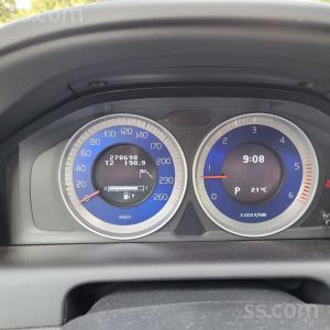 Red Volvo XC60 2011 in Riga, with an engine capacity of 2.40 L and mileage of 279 thousand km for 7800 €, photo 13 on AUTOMOTO.COM.LV