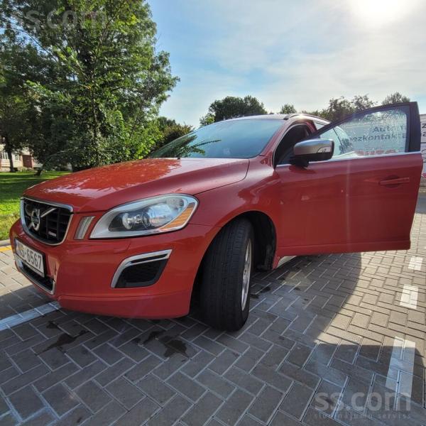 Sarkans Volvo XC60 2011 Rīga, ar dzinēja tilpumu 2.40 L un nobraukumu 279 tūkst. km par 7800 €, foto 2 vietnē AUTOMOTO.COM.LV