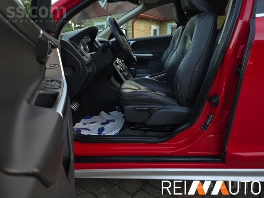 Sarkans Volvo XC60 2011 Rīga, ar dzinēja tilpumu 2.40 L un nobraukumu 255 tūkst. km par 9950 €, foto 23 vietnē AUTOMOTO.COM.LV