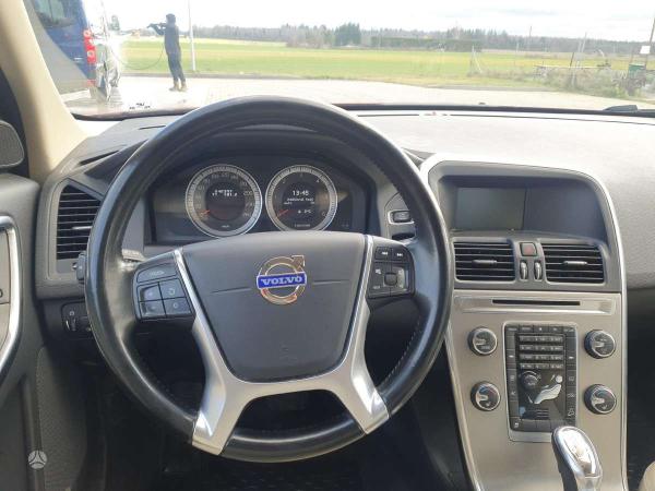 Sarkans Volvo XC60 2012 Širvintos, ar dzinēja tilpumu 2.40 L un nobraukumu 242 tūkst. km par 10200 €, foto 11 vietnē AUTOMOTO.COM.LV