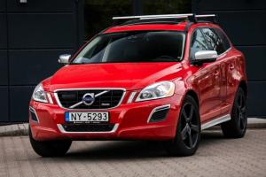 Red Volvo XC60 2012 in Riga, with an engine capacity of 2.40 L and mileage of 239 thousand km for 11250 €, photo 3 on AUTOMOTO.COM.LV