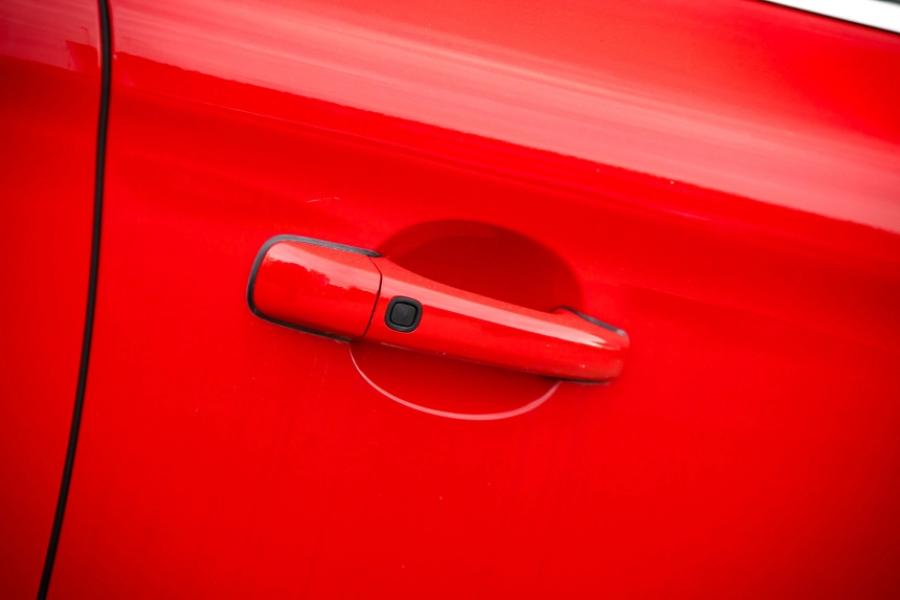 Red Volvo XC60 2012 in Riga, with an engine capacity of 2.40 L and mileage of 239 thousand km for 11250 €, photo 7 on AUTOMOTO.COM.LV