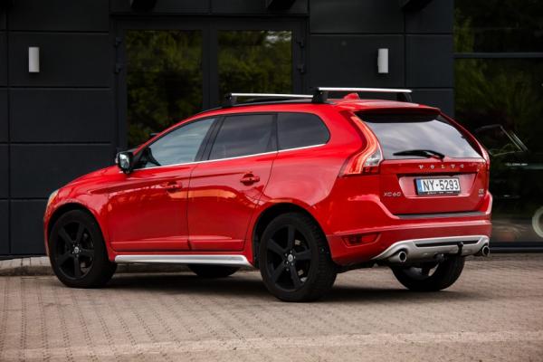 Sarkans Volvo XC60 2012 Rīga, ar dzinēja tilpumu 2.40 L un nobraukumu 239 tūkst. km par 11250 €, foto 9 vietnē AUTOMOTO.COM.LV