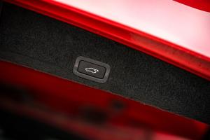 Red Volvo XC60 2012 in Riga, with an engine capacity of 2.40 L and mileage of 239 thousand km for 11250 €, photo 16 on AUTOMOTO.COM.LV