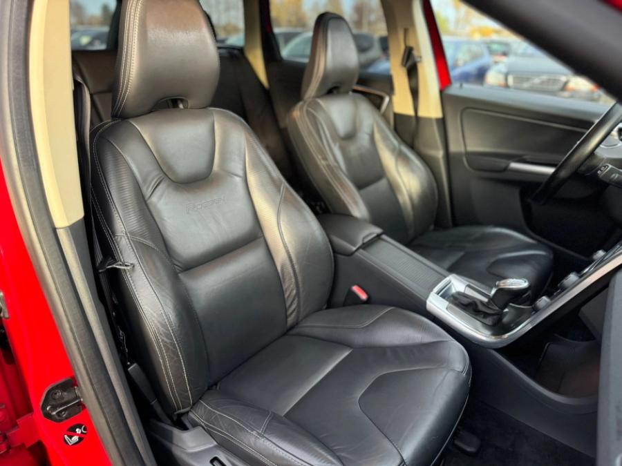 Red Volvo XC60 2012 in Riga, with an engine capacity of 2.40 L and mileage of 239 thousand km for 11250 €, photo 24 on AUTOMOTO.COM.LV