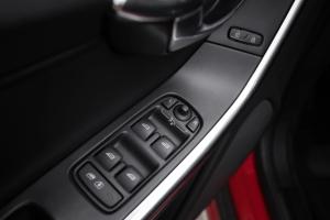 Red Volvo XC60 2012 in Riga, with an engine capacity of 2.40 L and mileage of 239 thousand km for 11250 €, photo 43 on AUTOMOTO.COM.LV