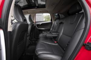 Red Volvo XC60 2012 in Riga, with an engine capacity of 2.40 L and mileage of 239 thousand km for 11250 €, photo 45 on AUTOMOTO.COM.LV