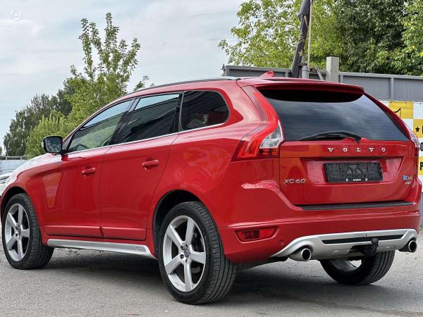 Sarkans Volvo XC60 2012 Šauļi, ar dzinēja tilpumu 2.40 L un nobraukumu 275 tūkst. km par 9950 €, foto 10 vietnē AUTOMOTO.COM.LV