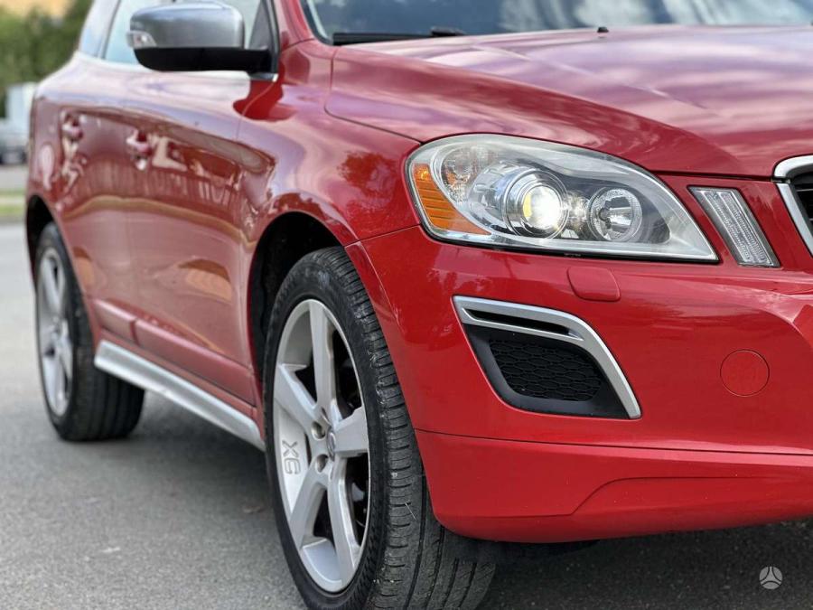Red Volvo XC60 2012 in Siauliai, with an engine capacity of 2.40 L and mileage of 275 thousand km for 9950 €, photo 15 on AUTOMOTO.COM.LV