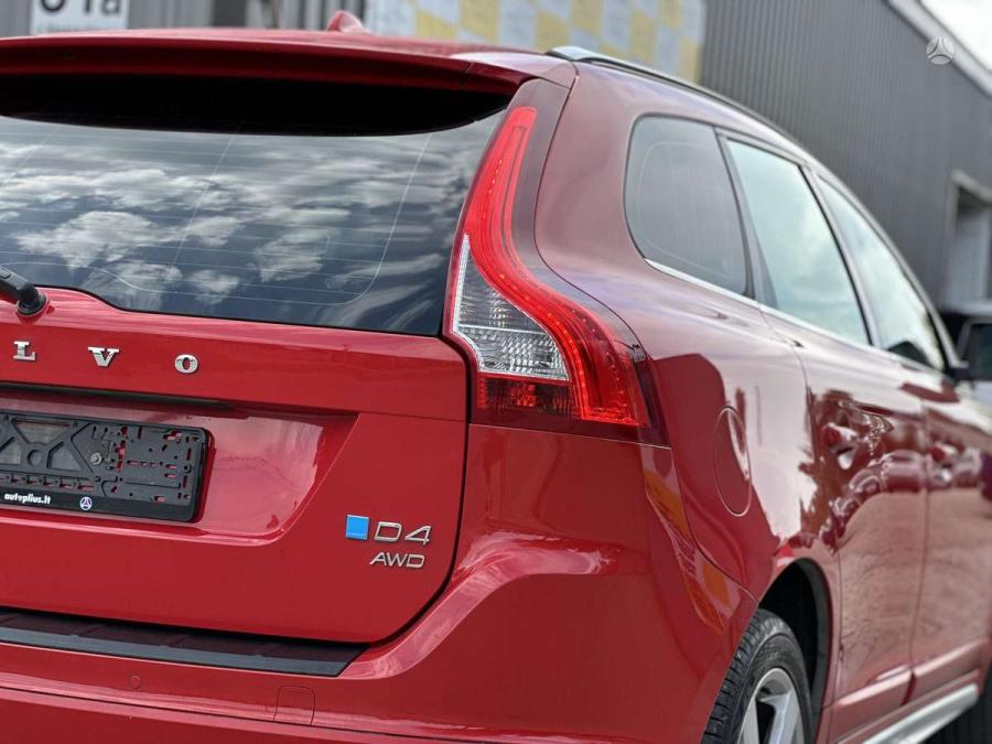Red Volvo XC60 2012 in Siauliai, with an engine capacity of 2.40 L and mileage of 275 thousand km for 9950 €, photo 17 on AUTOMOTO.COM.LV