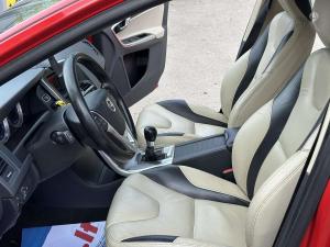 Red Volvo XC60 2012 in Siauliai, with an engine capacity of 2.40 L and mileage of 275 thousand km for 9950 €, photo 21 on AUTOMOTO.COM.LV