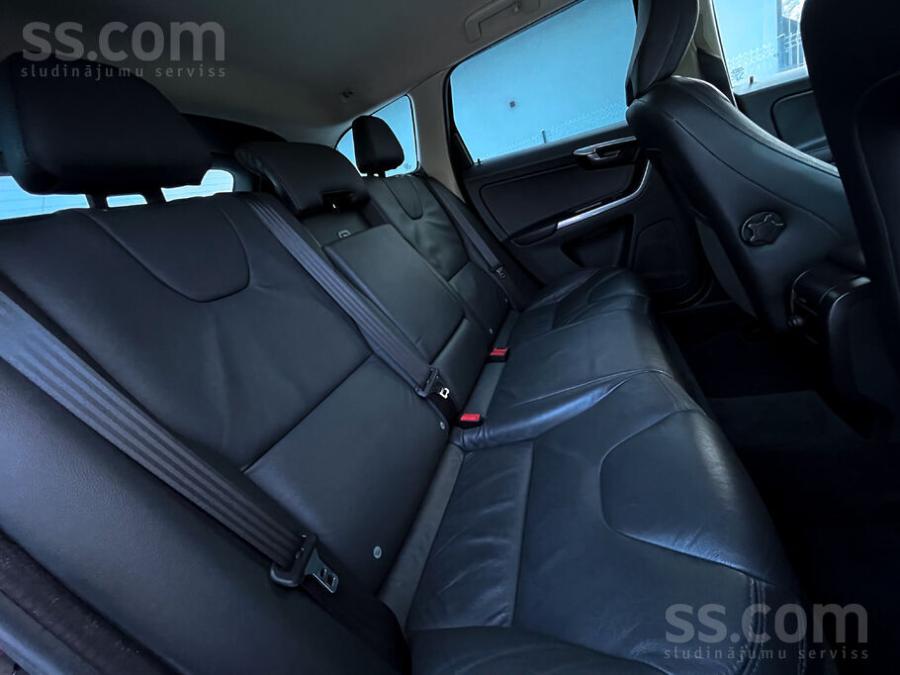 Sarkans Volvo XC60 2012 Jelgava, ar dzinēja tilpumu 2.40 L un nobraukumu 174 tūkst. km par 11596 €, foto 5 vietnē AUTOMOTO.COM.LV