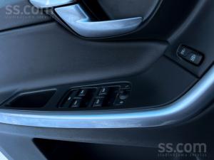 Sarkans Volvo XC60 2012 Jelgava, ar dzinēja tilpumu 2.40 L un nobraukumu 174 tūkst. km par 11596 €, foto 9 vietnē AUTOMOTO.COM.LV