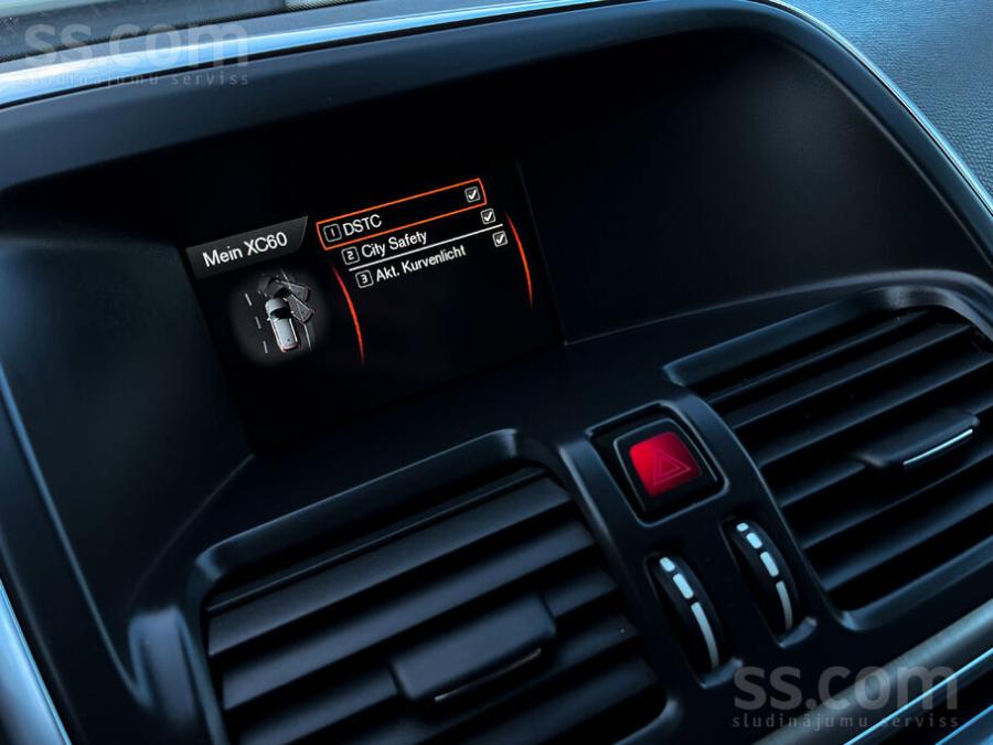 Sarkans Volvo XC60 2012 Jelgava, ar dzinēja tilpumu 2.40 L un nobraukumu 174 tūkst. km par 11596 €, foto 12 vietnē AUTOMOTO.COM.LV