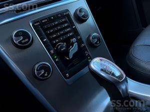 Sarkans Volvo XC60 2012 Jelgava, ar dzinēja tilpumu 2.40 L un nobraukumu 174 tūkst. km par 11596 €, foto 16 vietnē AUTOMOTO.COM.LV