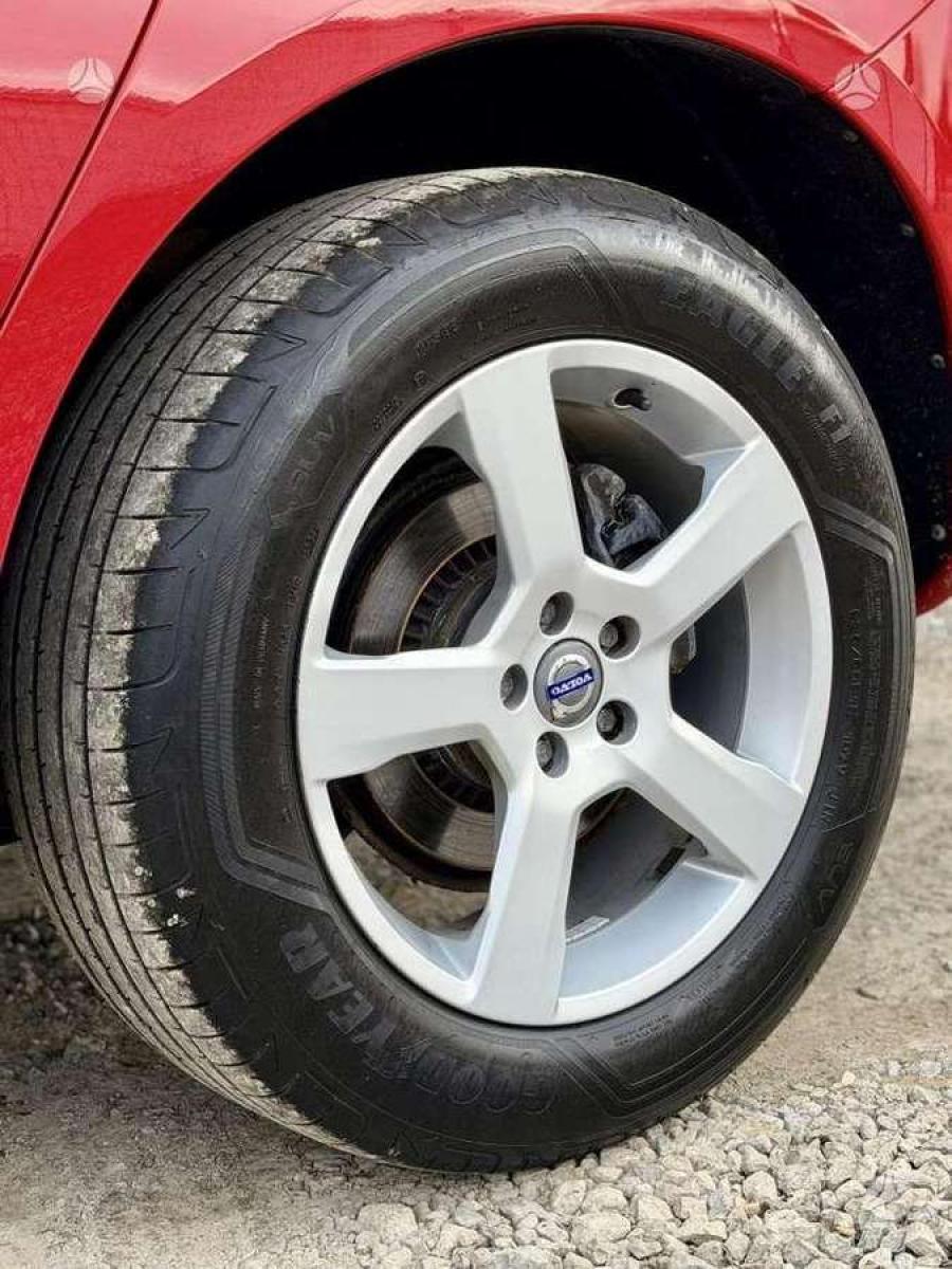 Sarkans Volvo XC60 2012 Šauļi, ar dzinēja tilpumu 1.98 L un nobraukumu 255 tūkst. km par 12450 €, foto 19 vietnē AUTOMOTO.COM.LV