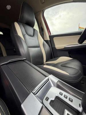 Sarkans Volvo XC60 2012 Šauļi, ar dzinēja tilpumu 1.98 L un nobraukumu 255 tūkst. km par 12450 €, foto 24 vietnē AUTOMOTO.COM.LV