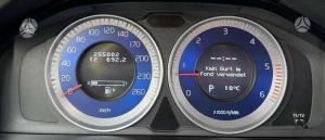Sarkans Volvo XC60 2012 Šauļi, ar dzinēja tilpumu 1.98 L un nobraukumu 255 tūkst. km par 12450 €, foto 34 vietnē AUTOMOTO.COM.LV